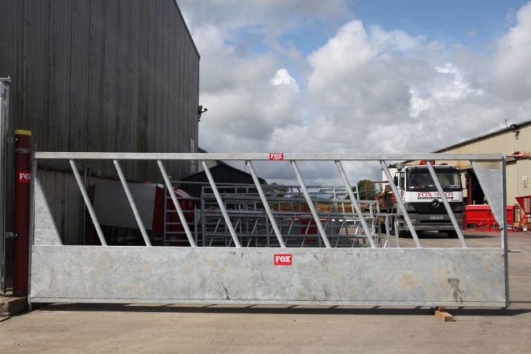 Standard Crush Gate Galv or Painted - Fox Bros Engineering Ltd