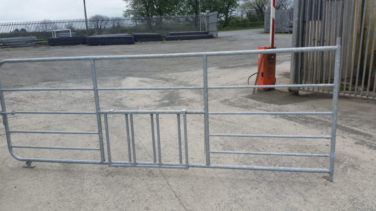 Lamb Creep Feeder (painted) - Fox Bros Engineering Ltd